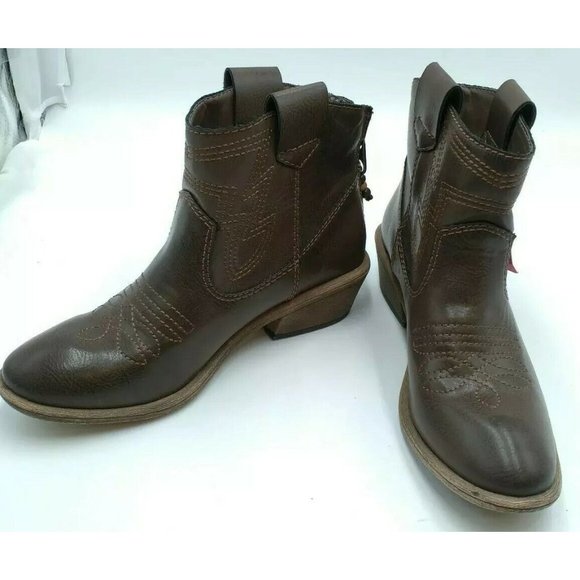 American Rag | Shoes | American Rag Cif Ankle Boots Zipper In Back ...